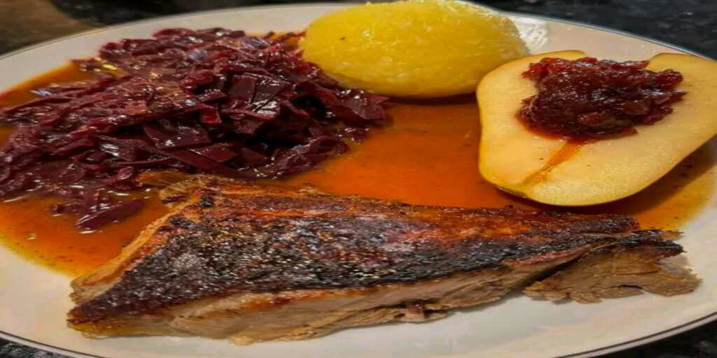 Ente mit Rotkohl, Klos und Birne mit Preiselbeeren - Rezepte & Tipps